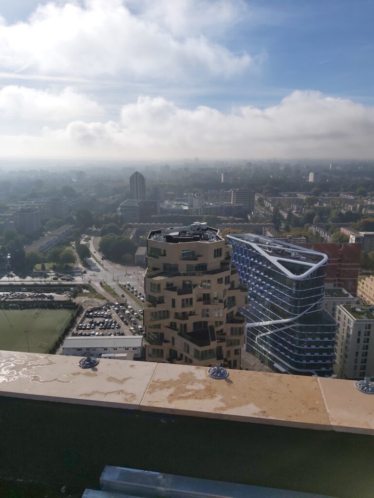 Zonnepanelen op The Valley Amsterdam